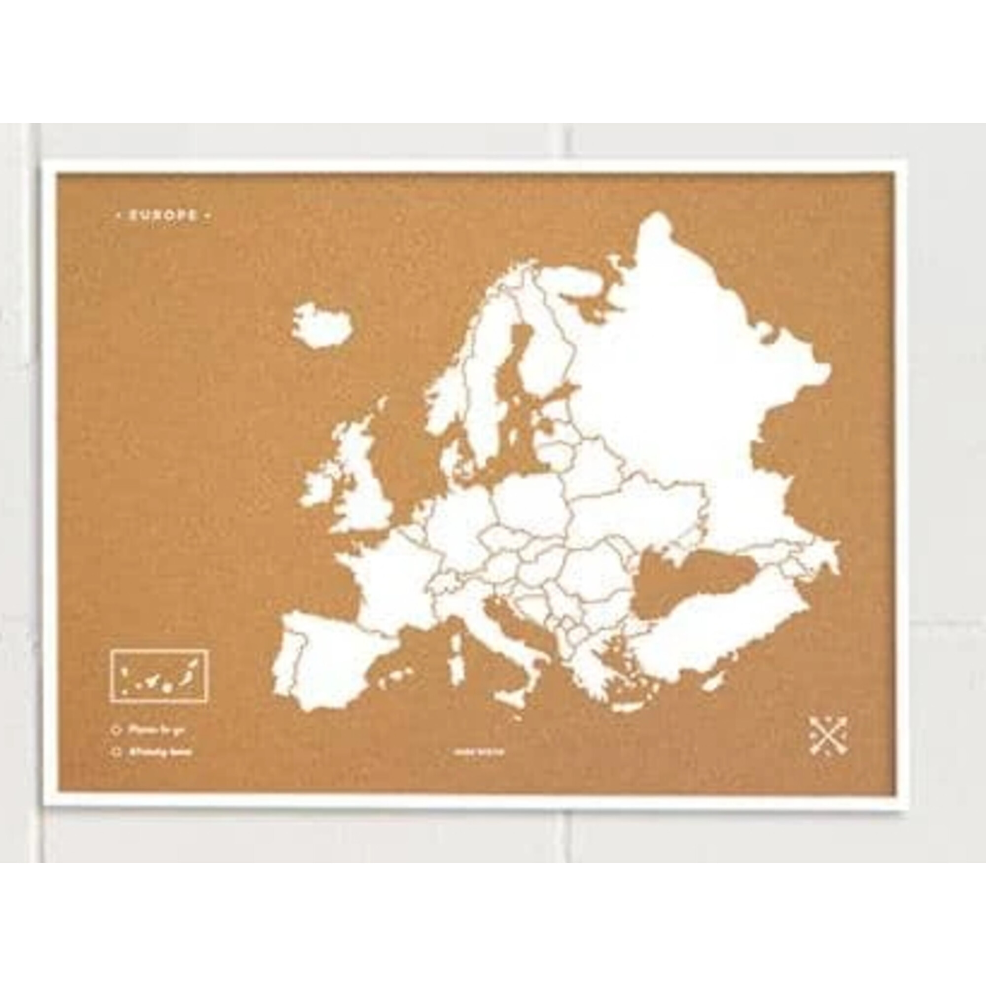 Miss Wood Kontinentkarte Woody Map Europa weiß 90x60cm gerahmt